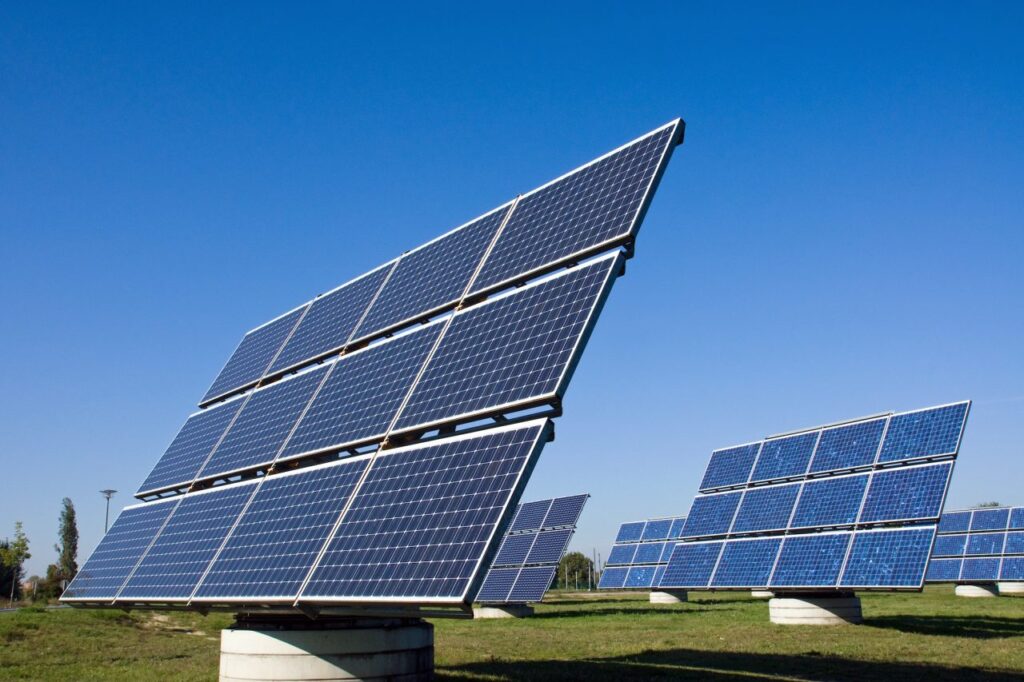 The Environmental Impact: Solar vs. Traditional Energy – Compare Solar ...